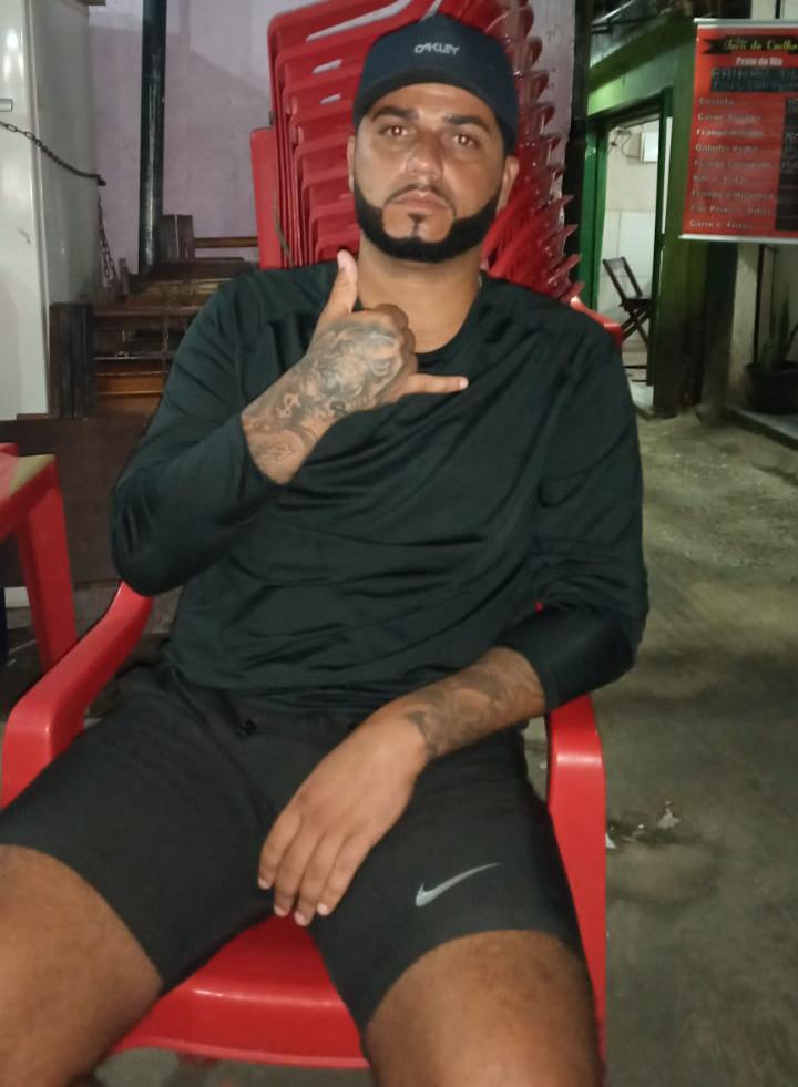 Família Oferece Recompensa Por Informações Sobre Paradeiro De
