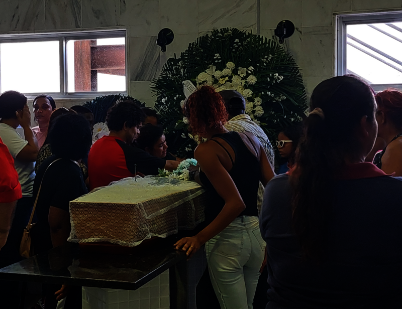 Familiares pedem justiça em velório de menino morto em Inoã | O São Gonçalo