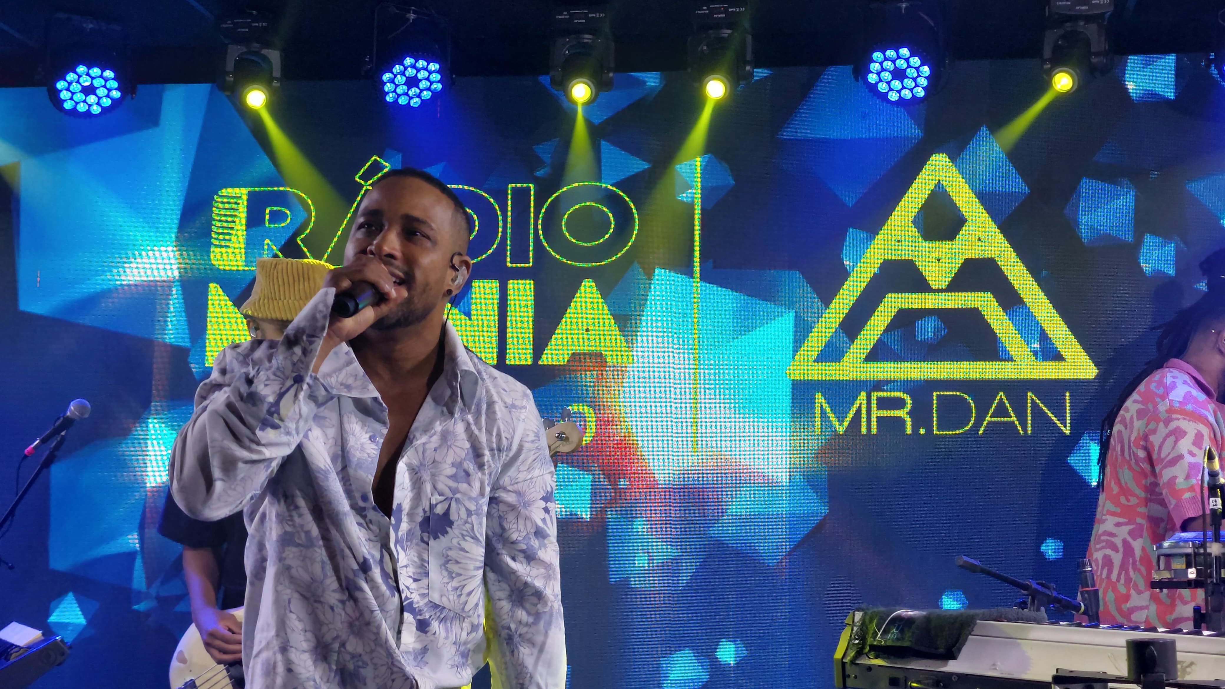 Atração do Rádio Mania Ao Vivo, Mr. Dan comenta sobre novo trabalho | O ...