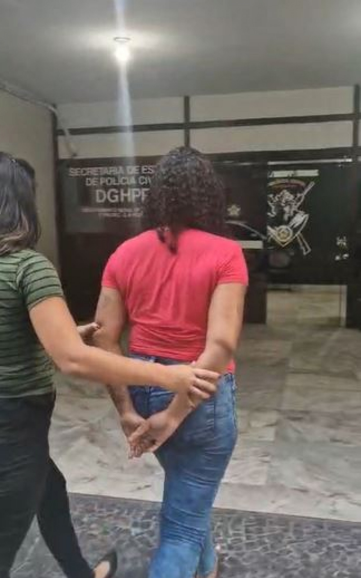 Mãe é Presa Por Suspeita De Envenenar Filhos De 2 E 3 Anos Em Niterói