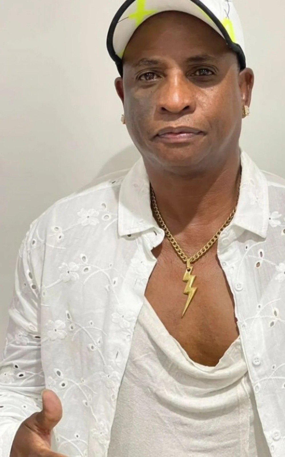 Mário Rosa é demitido do grupo de pagode Katinguelê | Portal O São Gonçalo