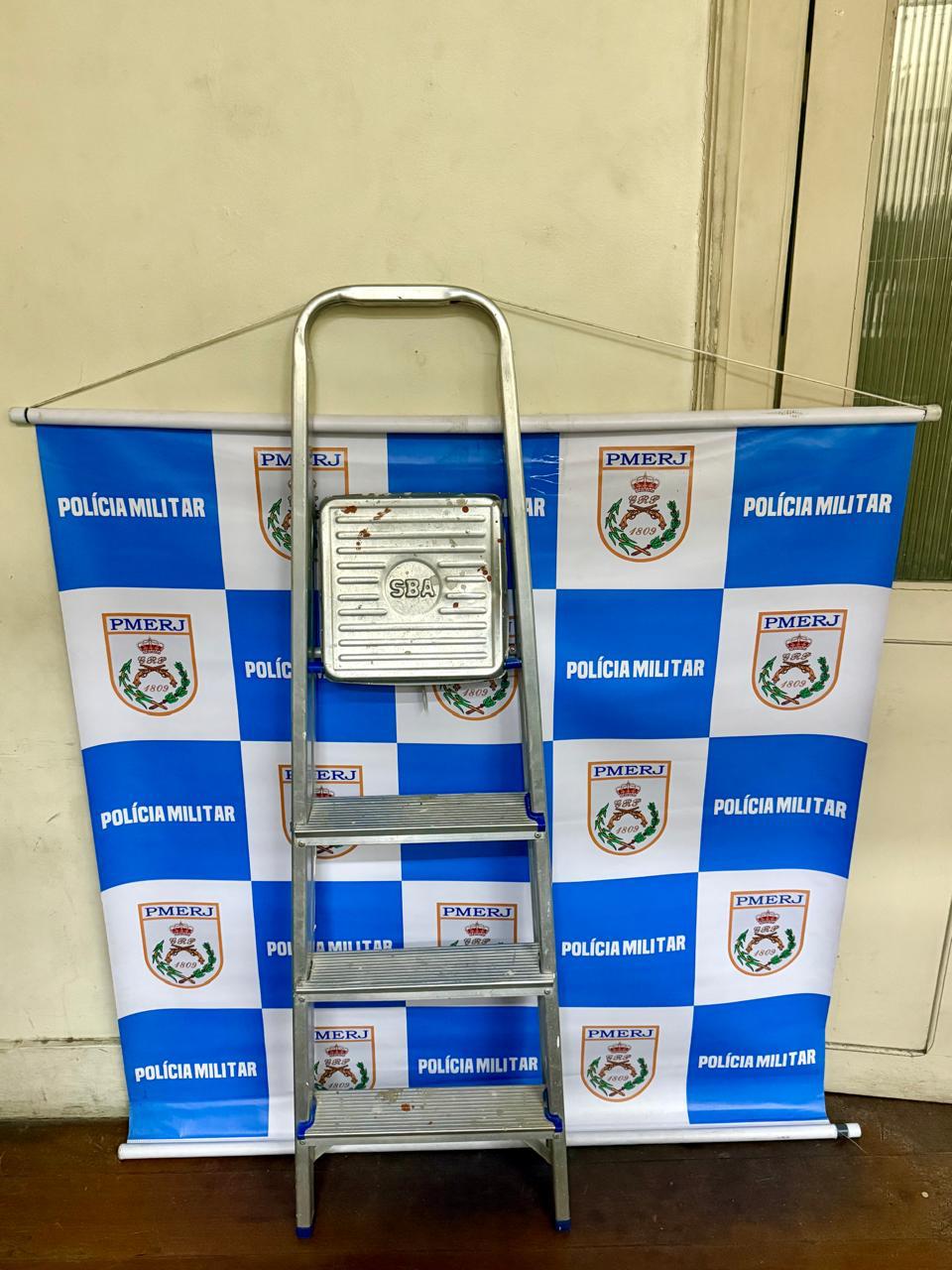 Homem é preso em flagrante após furtar escada em residência de Icaraí ...