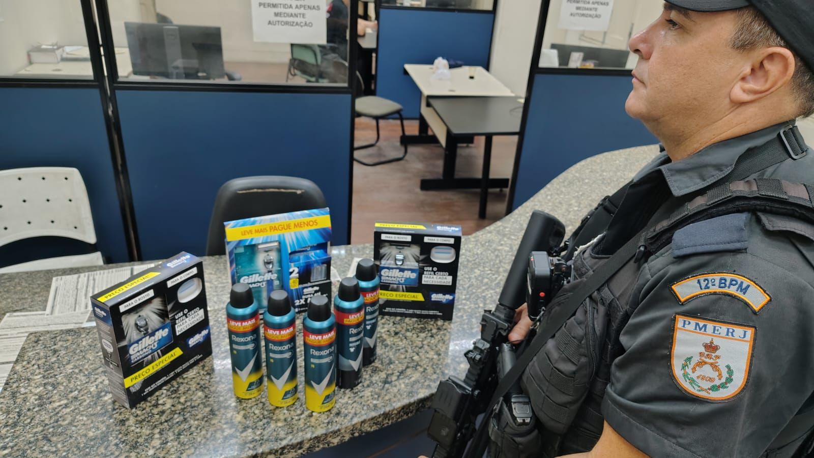 Homem é preso em flagrante após furtar itens de drogaria no Ingá, em ...