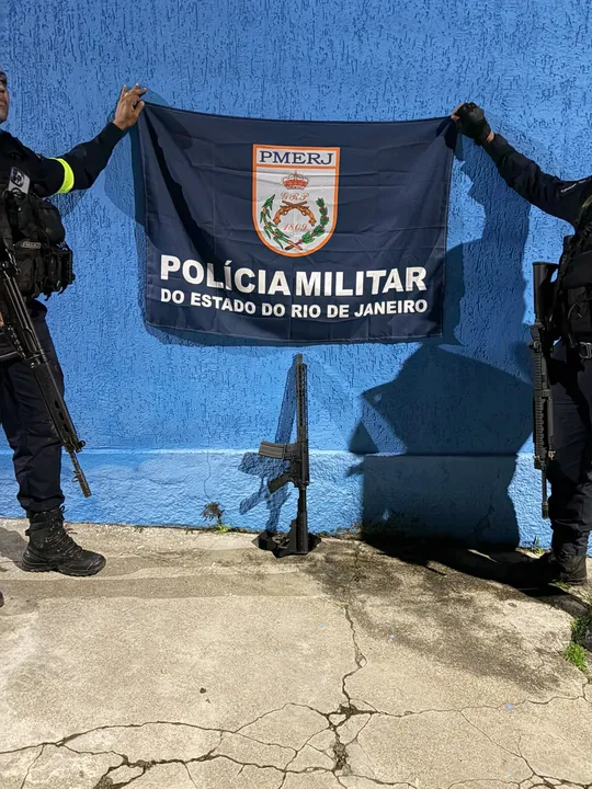 Homem morre em confronto com a PM na Comunidade da Palmeira, em Niterói ...