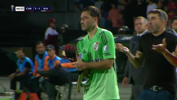 Emprestado pelo Flamengo, Matías Viña vira goleiro em partida pelo ...