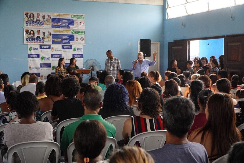 Mais de 400 pessoas iniciam curso profissionalizante em São Gonçalo ... Mais de 400 pessoas iniciam curso profissionalizante em São Gonçalo ...