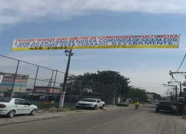 Faixa com frase "Proibido roubar" é fixada no Porto do Rosa, São ...